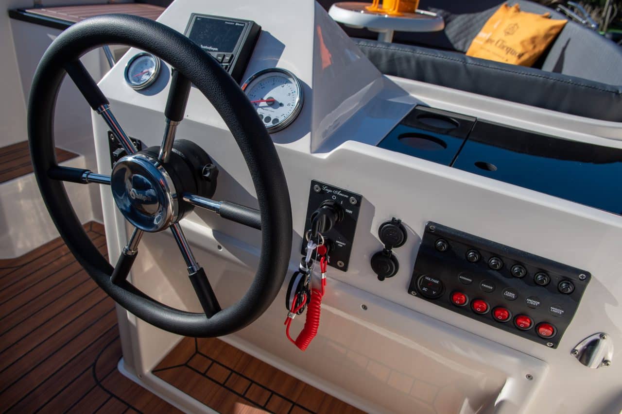 Clever Boats Modellen - AVR Watersport